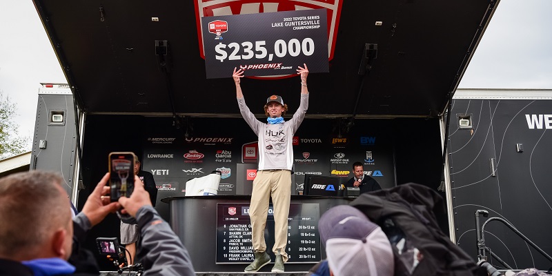 Kyle Hall Smashes 20-8 on Final Day to Win Toyota Series Championship ...