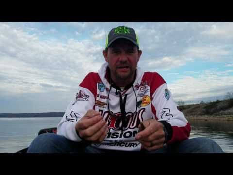 How David Kilgore rigs a Senko (stickworm) for different action ...